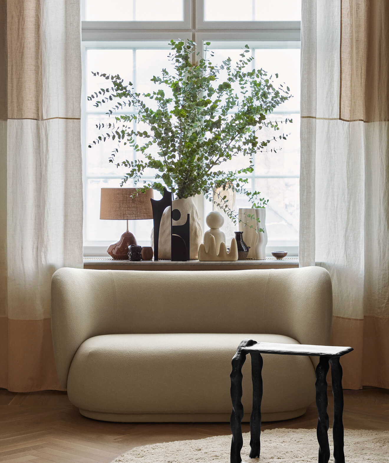 Pond Mirror in Brass | Large | Mirror with unique shape | Ferm Living